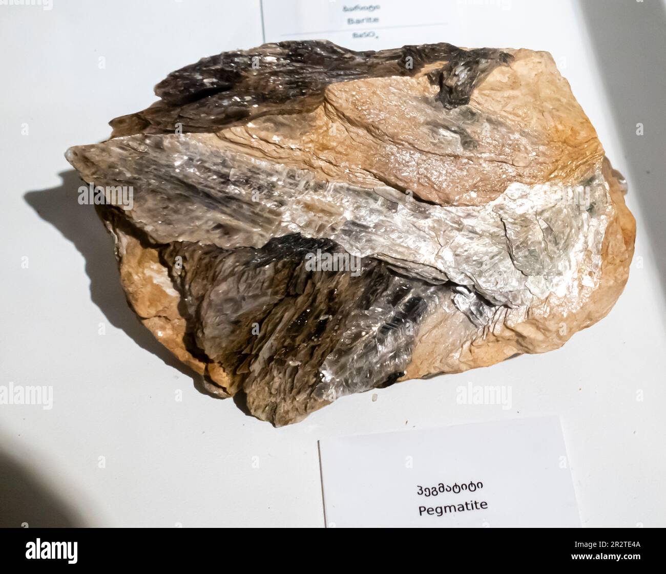 Igneous rock pegmatite hi-res stock photography and images - Alamy
