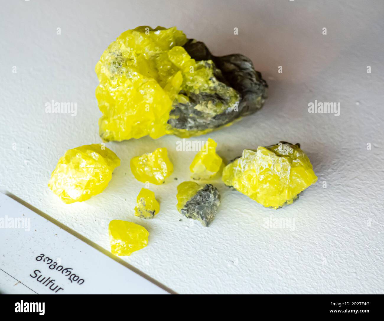 Sulfur sample hi-res stock photography and images - Alamy