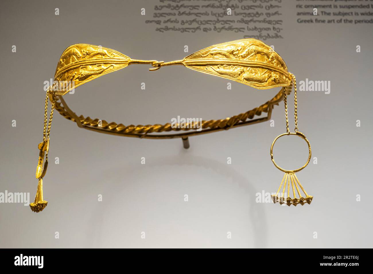 Diadem with animal motif. Burial 6 of a noble Colchian female, Vani ...