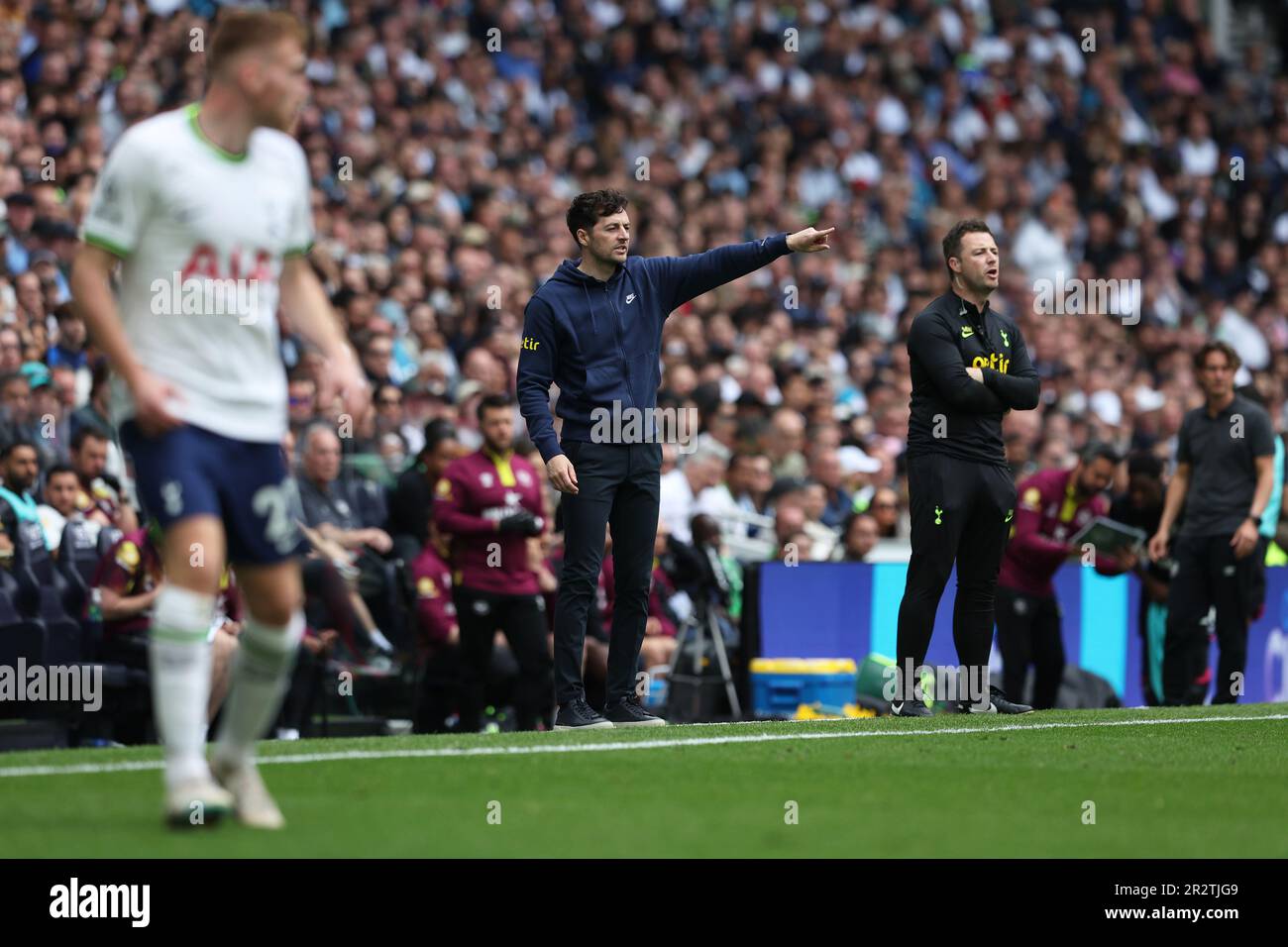 The giving manger hi-res stock photography and images - Alamy