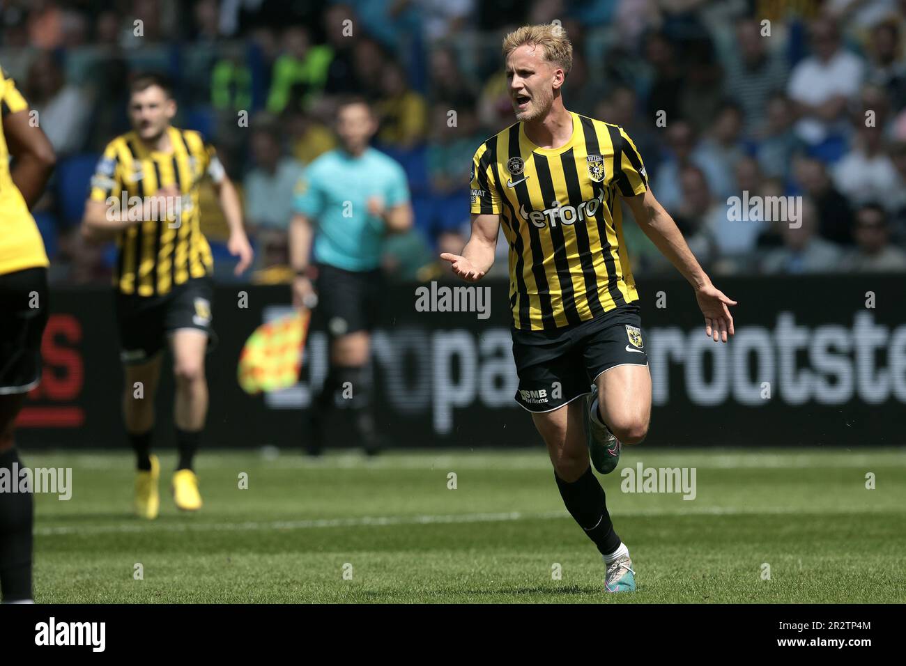 ARNHEM - Melle Meulensteen of Vitesse during the Dutch premier league ...