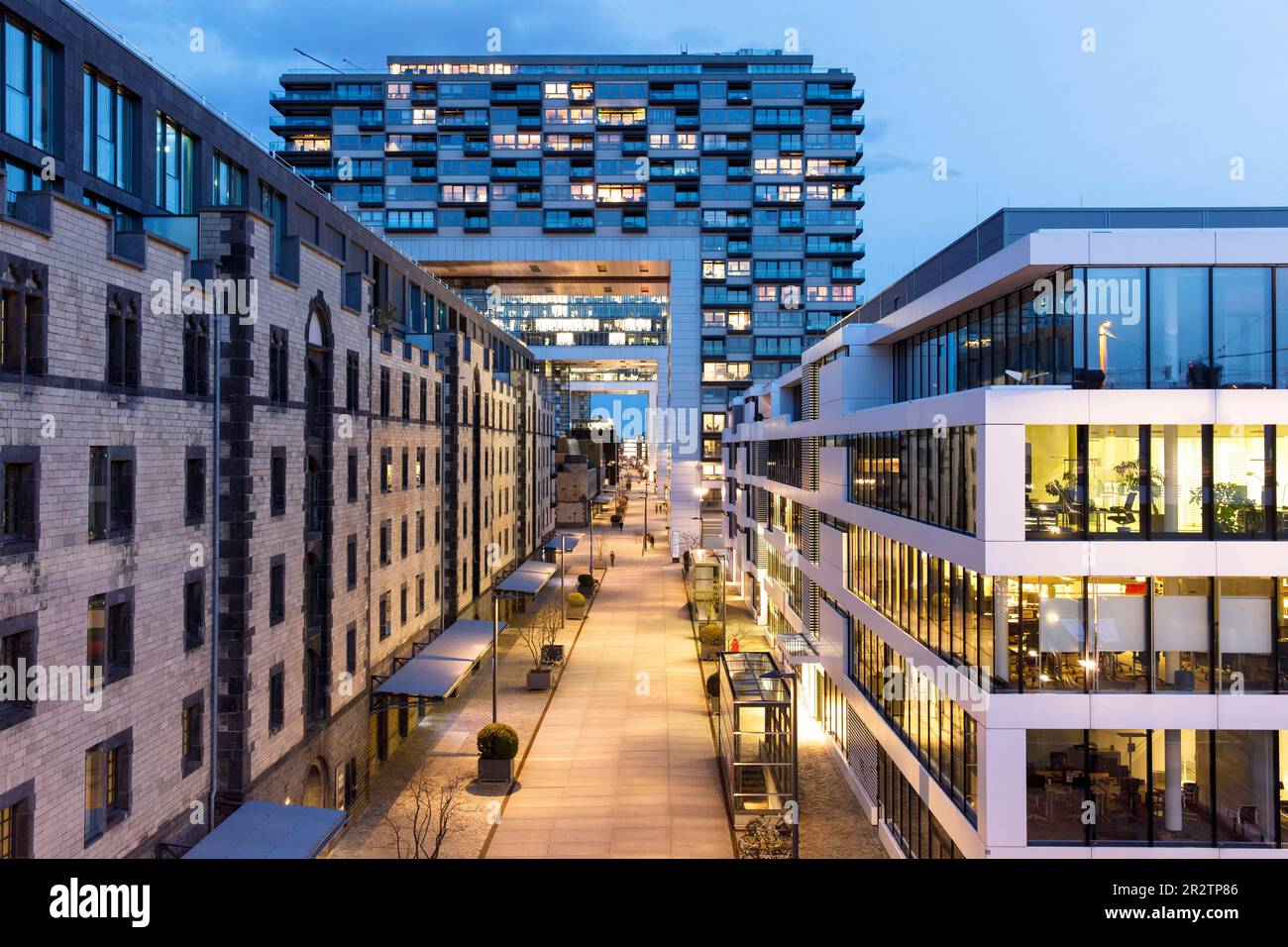 the apartment and office building Halle 11 (left), the Crane Houses and ...