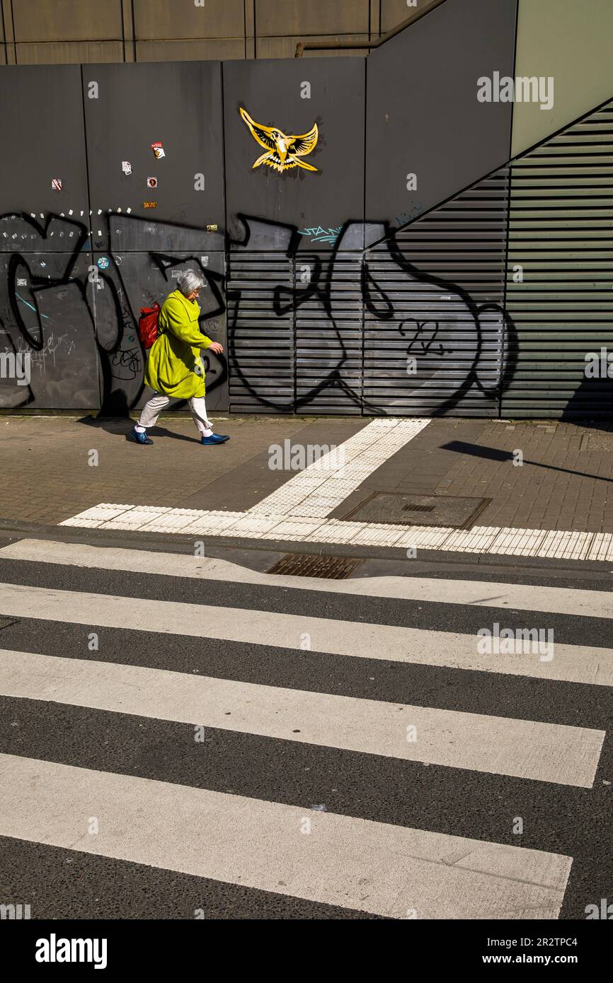 zebra crossing on Marzellen street, Cologne, Germany. Zebrastreifen an ...
