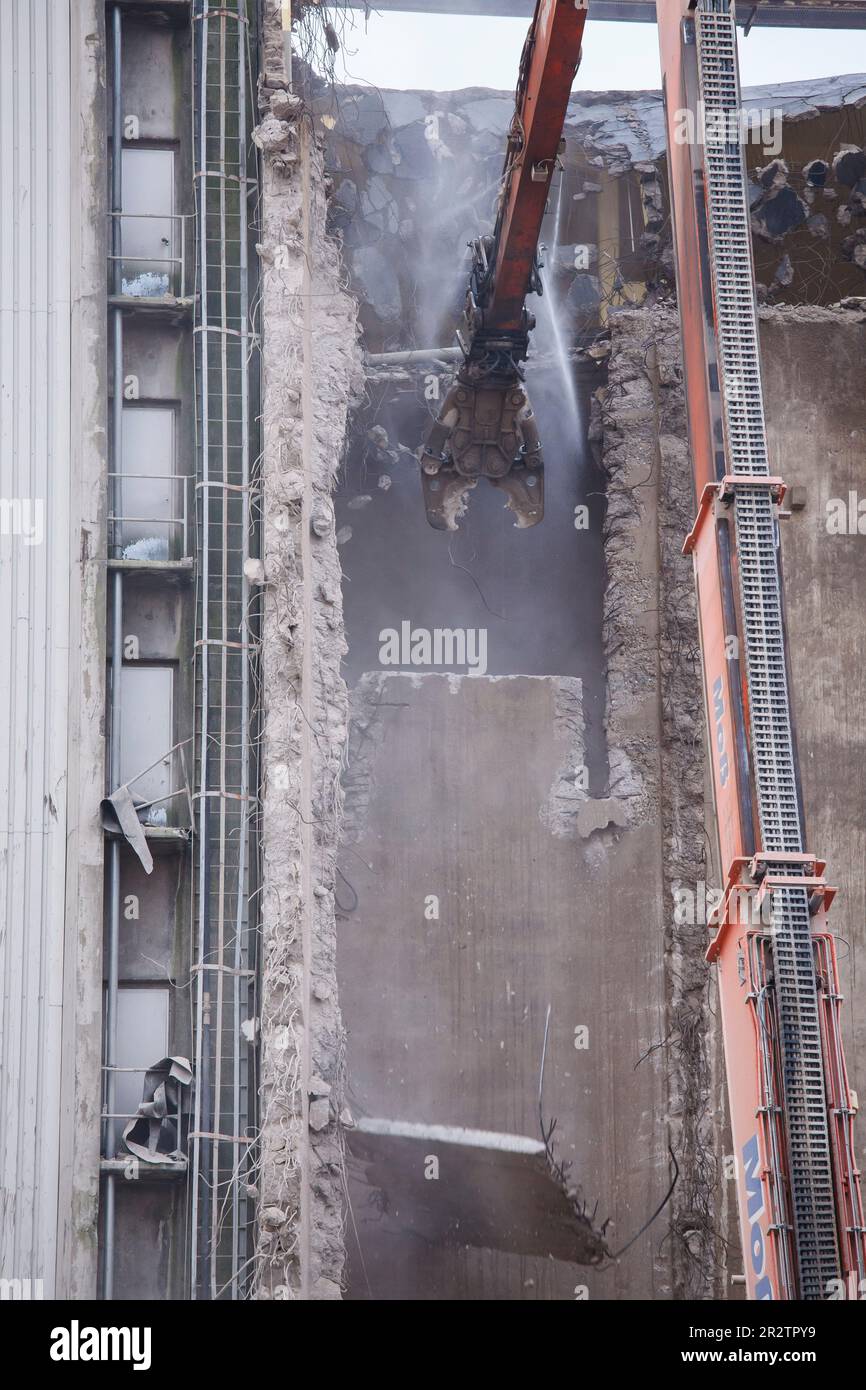 demolition of a silo building at the Ell mill and the Auer mill in ...