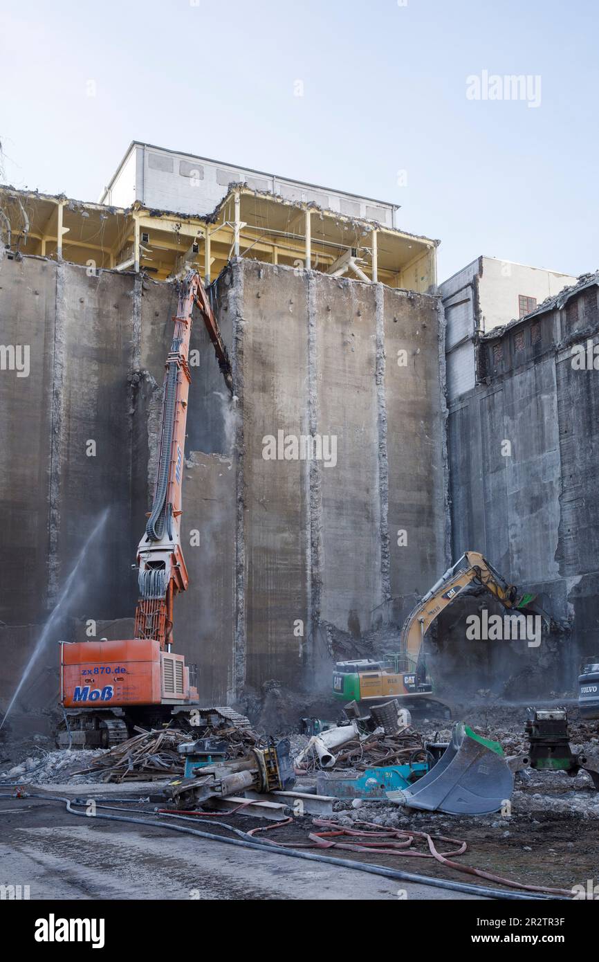 demolition of a silo building at the Ell mill and the Auer mill in ...