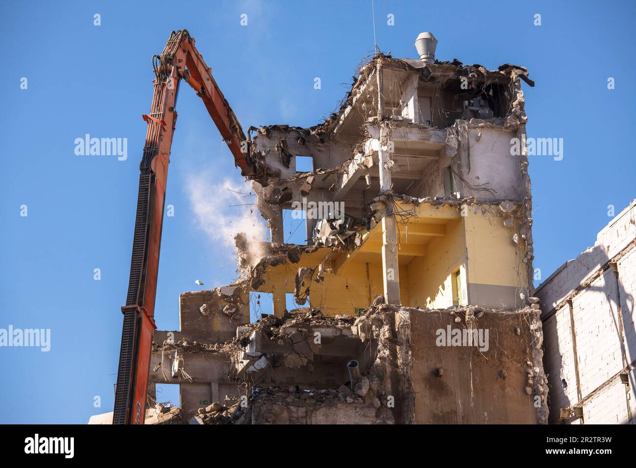 demolition of a silo building at the Ell mill and the Auer mill in ...