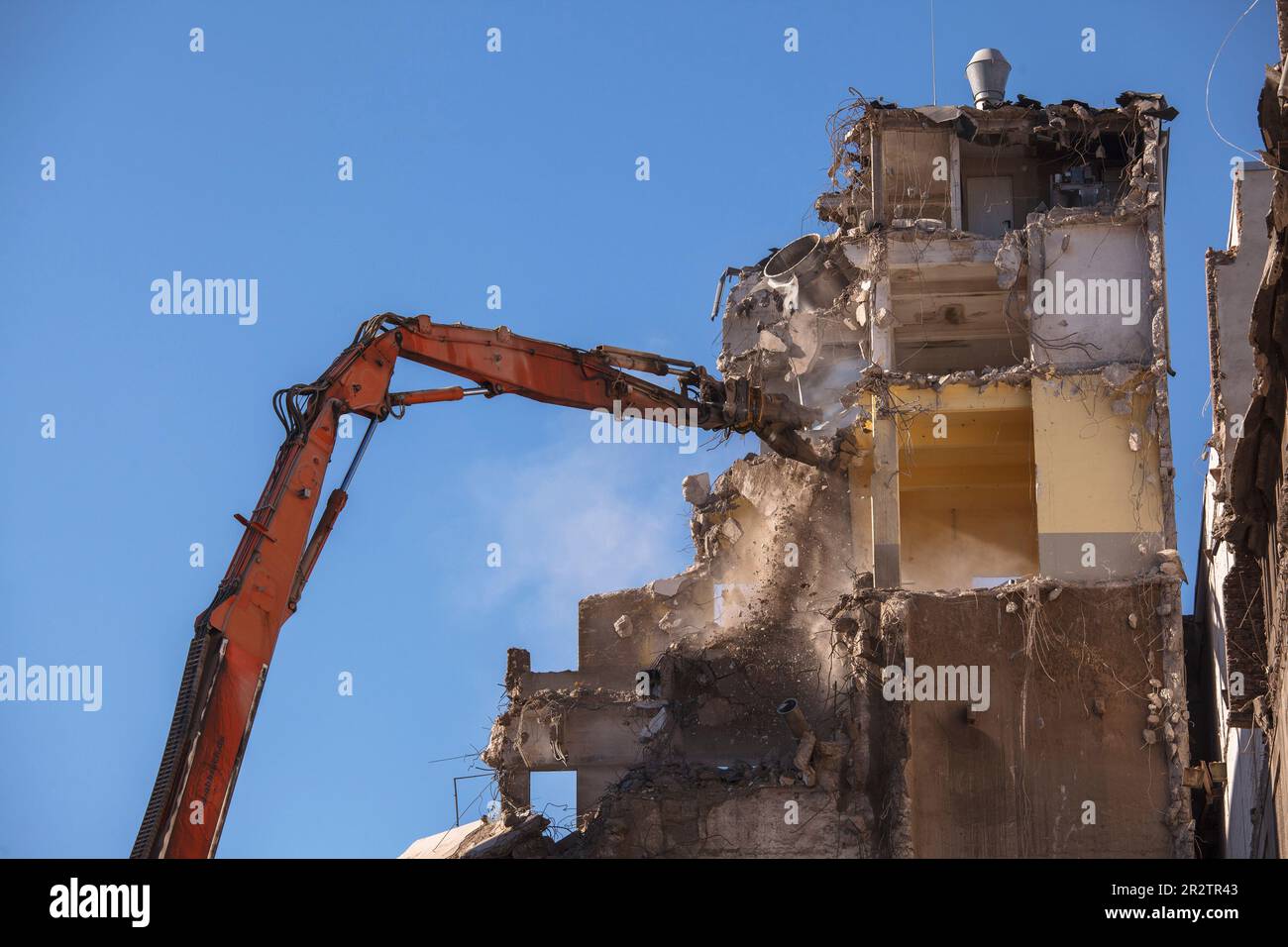 demolition of a silo building at the Ell mill and the Auer mill in ...