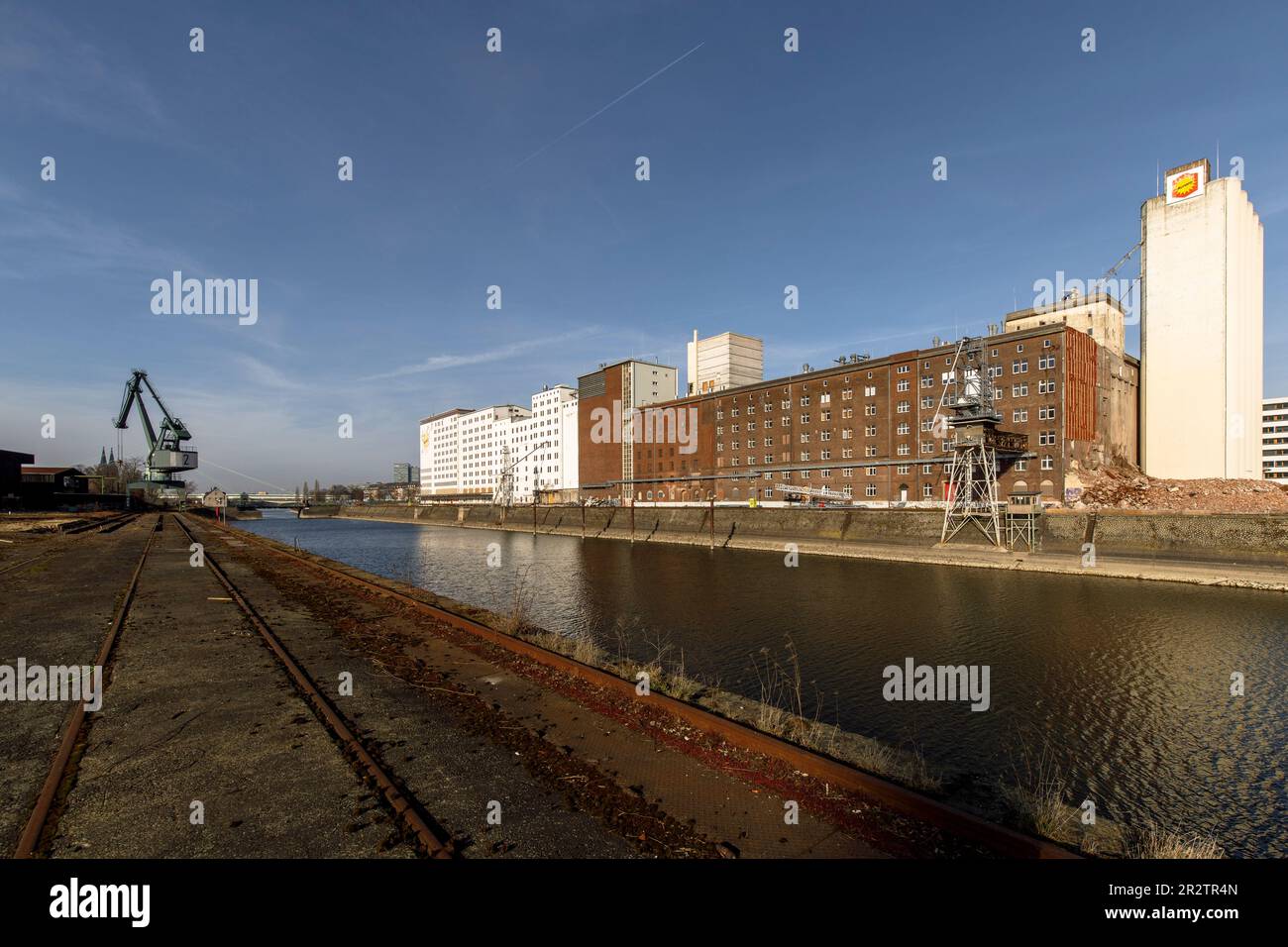 the Auer mill and the Ell mill in the Rhine harbor in the district ...