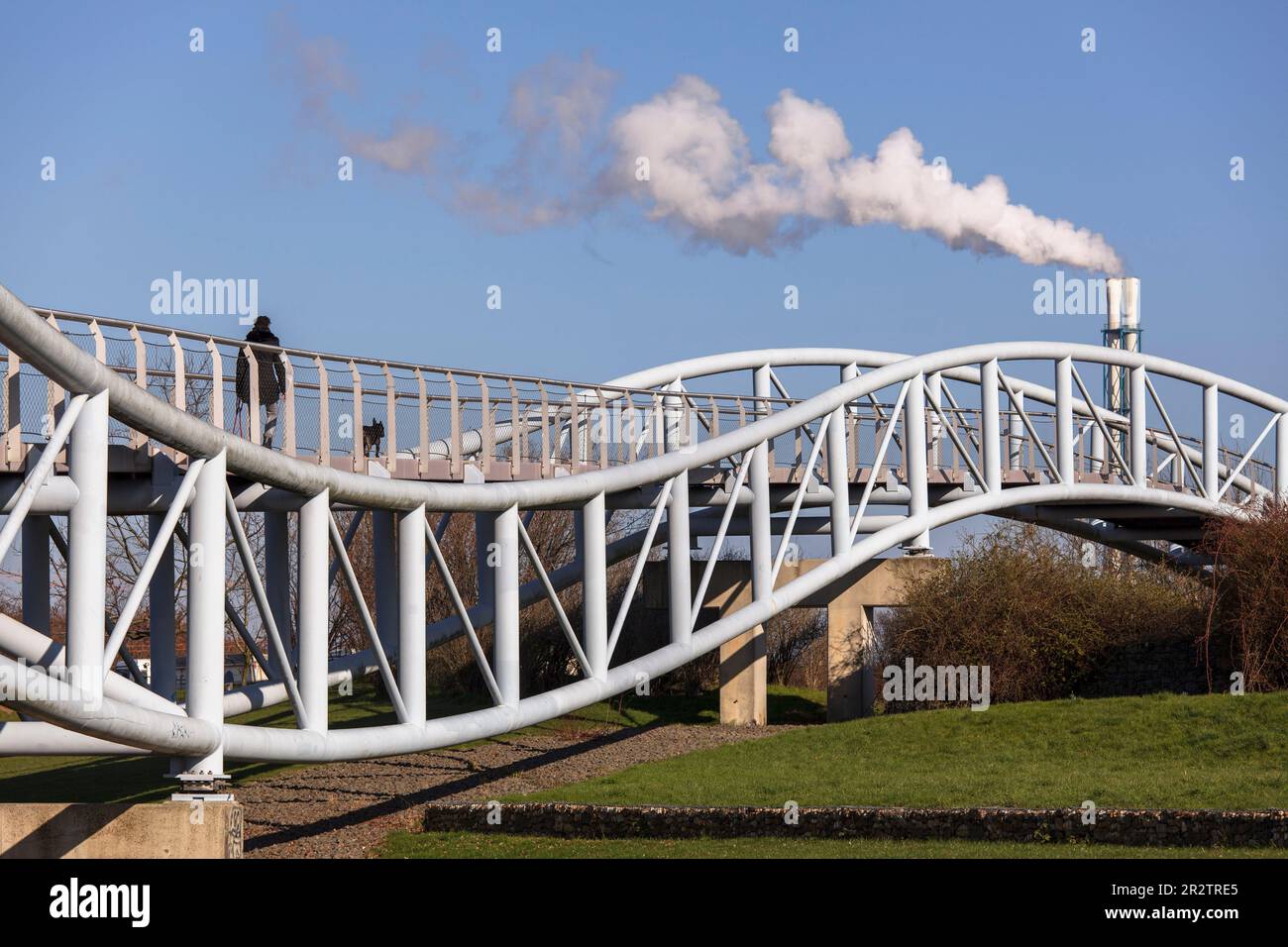 the Neuland bridge in the Neuland Park, chimney of the waste ...