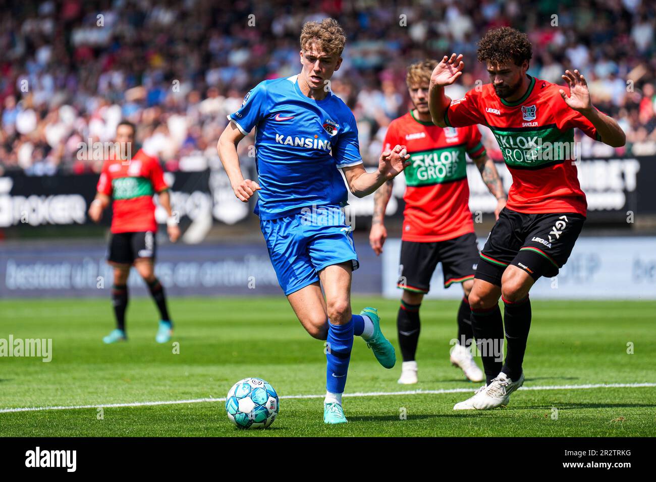 NIJMEGEN - (lr) Sven Mijnans of AZ Alkmaar, Philippe Sandler of NEC Nijmegen during the Dutch ...