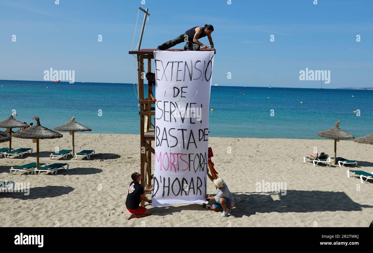 Lifeguard hours sign hi-res stock photography and images - Alamy