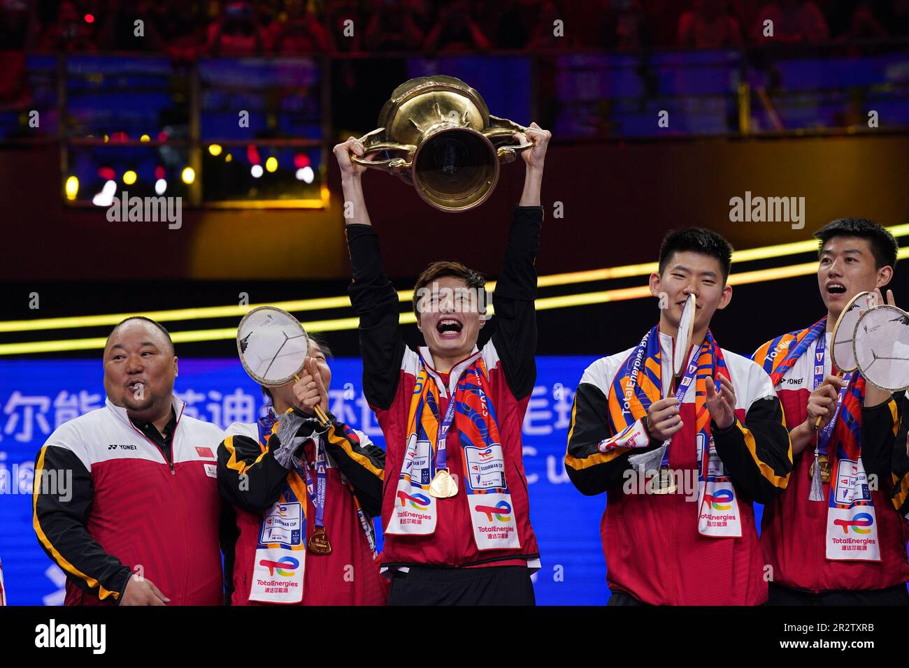 Suzhou, China's Jiangsu Province. 21st May, 2023. Shi Yuqi (C) of China ...