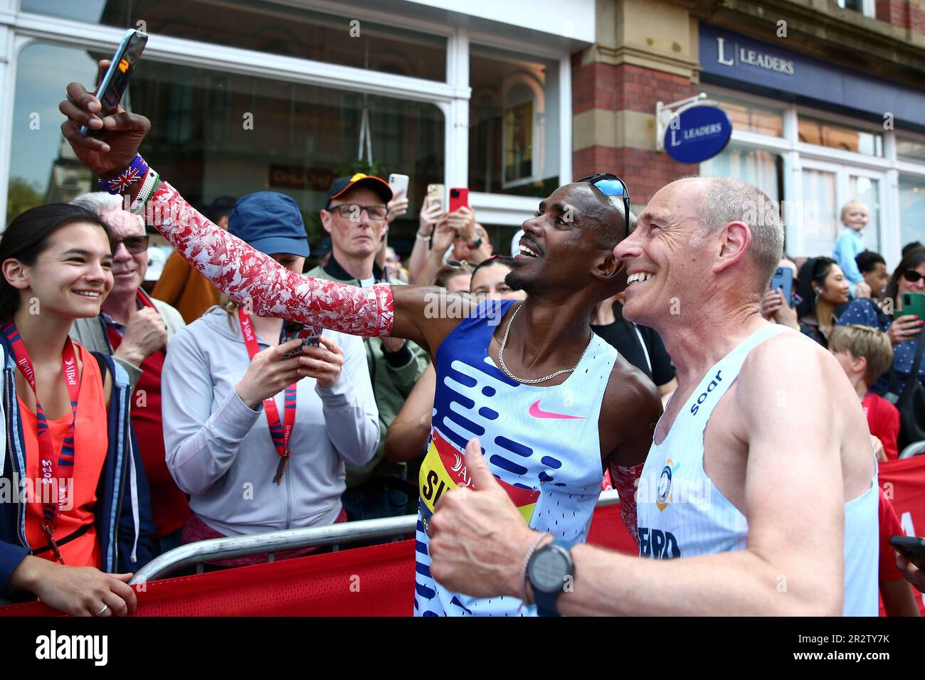 Mo farah 10k race hi-res stock photography and images - Alamy