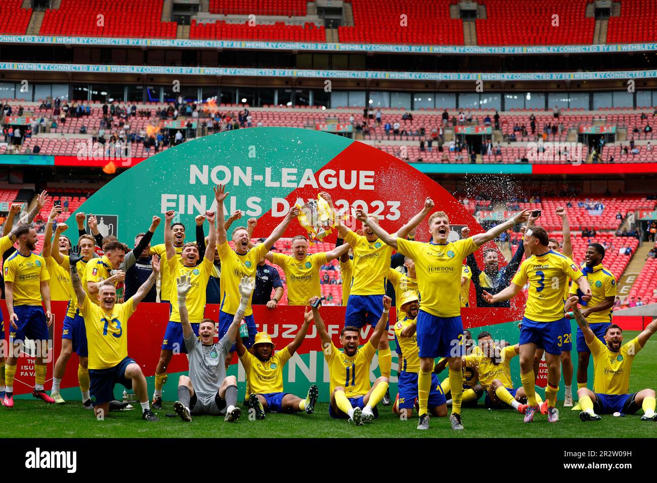 Isuzu fa vase hi-res stock photography and images - Alamy