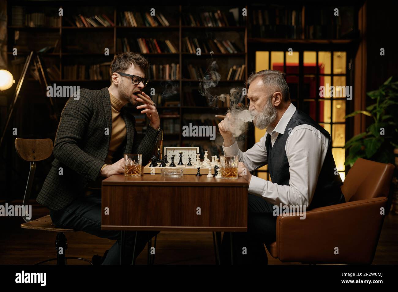 Smoking while playing chess hi-res stock photography and images - Alamy