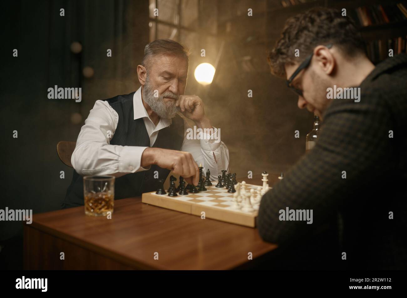 Moving checkerboard hi-res stock photography and images - Alamy