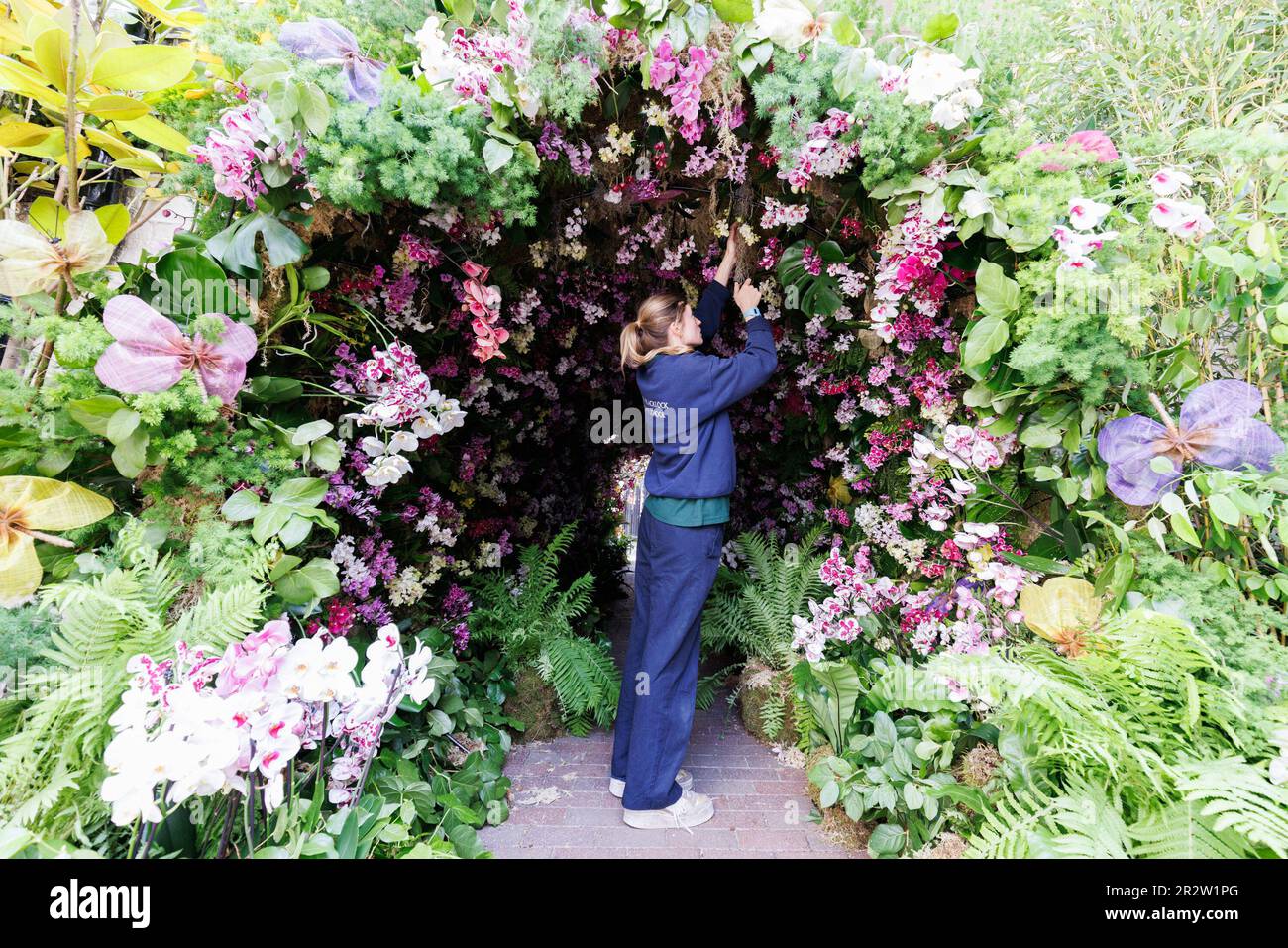 EDITORIAL USE ONLY A florist from the Judith Blacklock Flower School ...