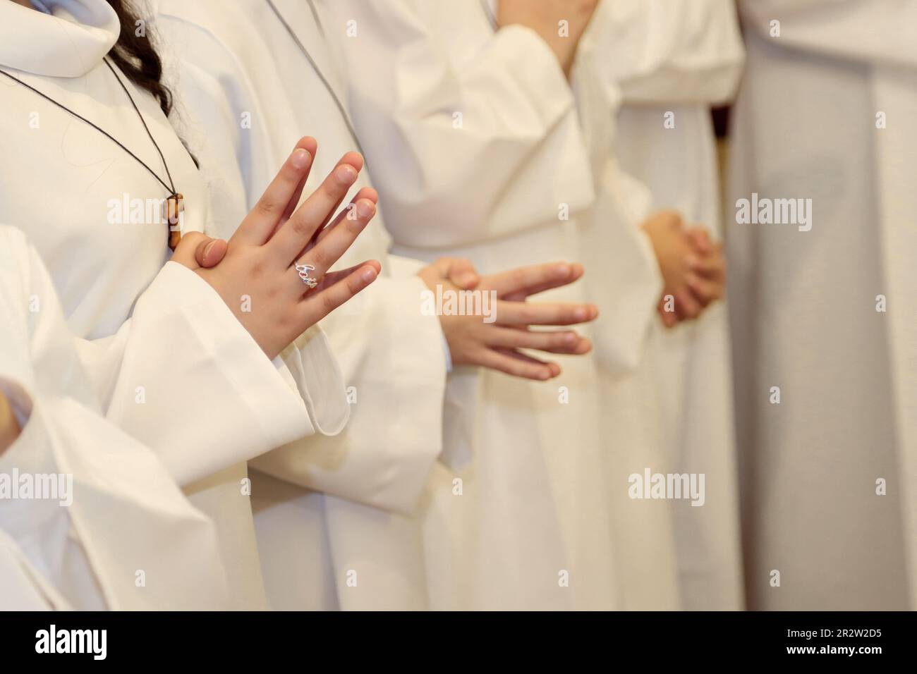 First holy communion children hi-res stock photography and images - Alamy
