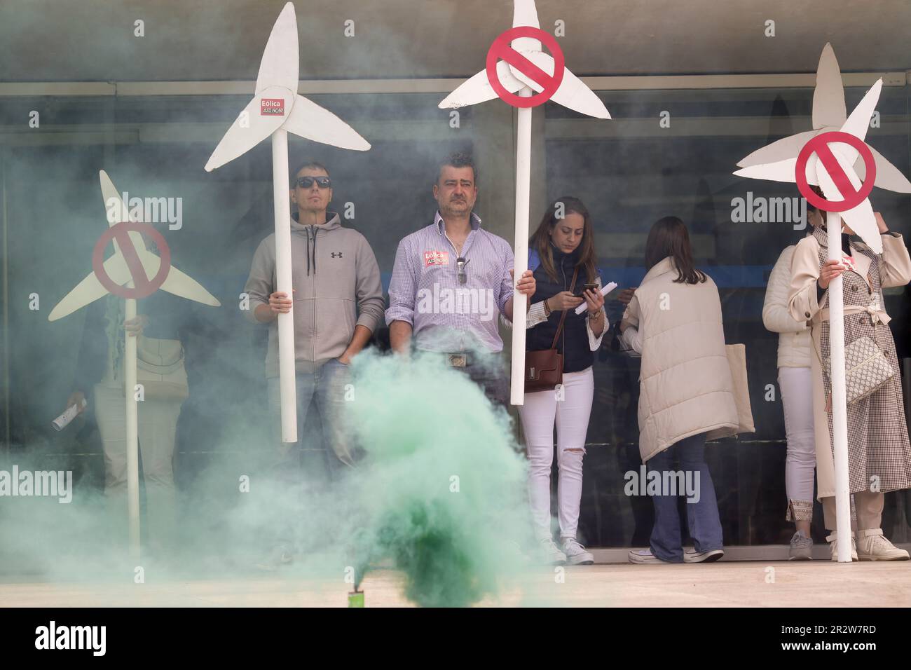Several people march in an anti-wind demonstration from the Torre da ...