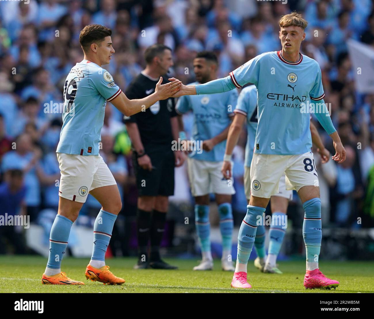 Manchester, UK. 21st May, 2023. Julian Alvarez of Manchester City (l ...