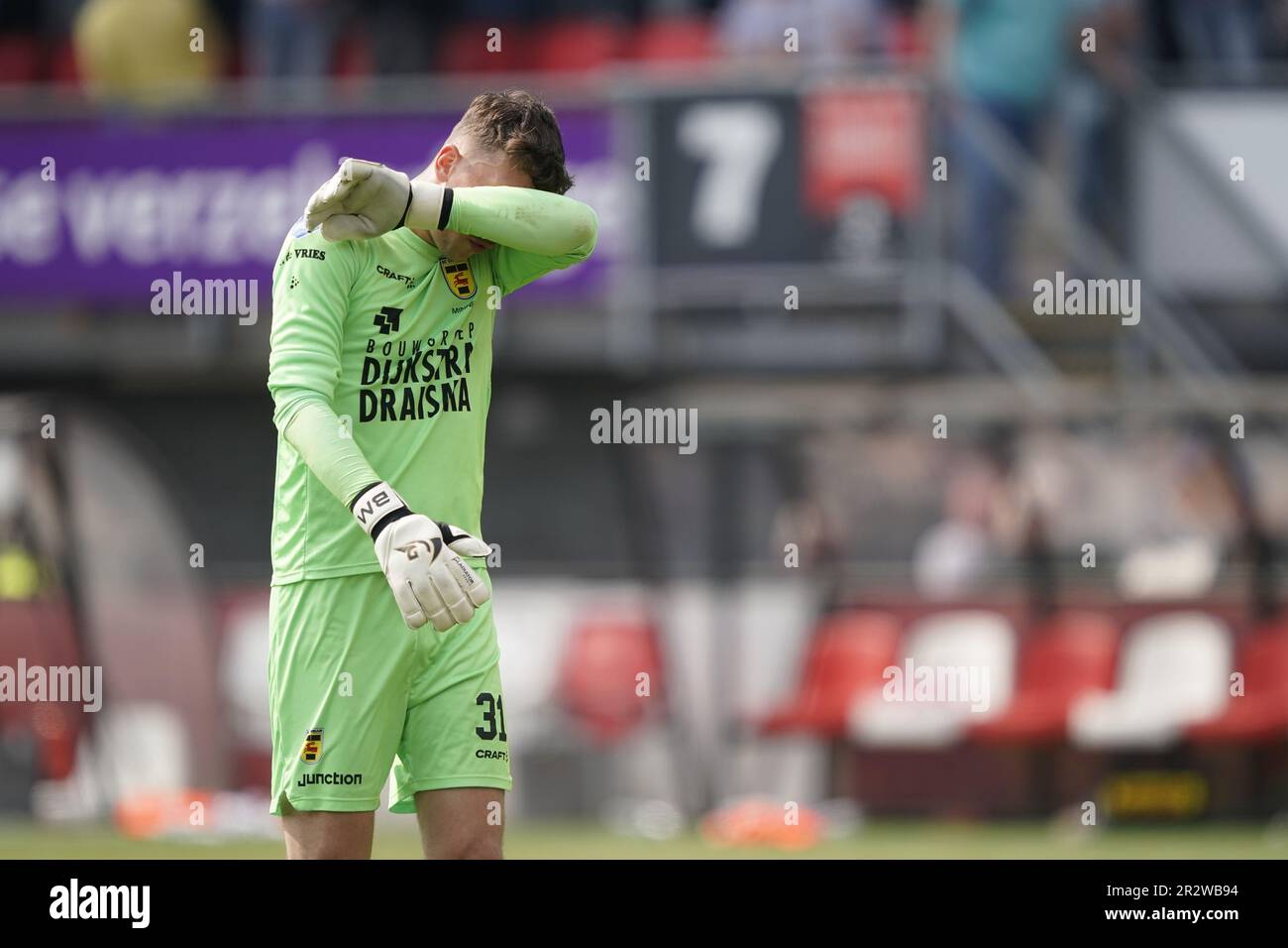 ROTTERDAM - (lr) SC Cambuur keeper Brett Minnema disappointed the Dutch ...