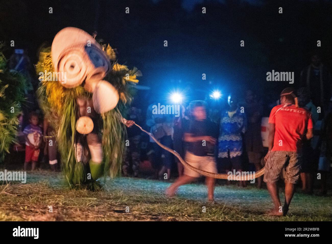 Baining fire dancers hi-res stock photography and images - Alamy