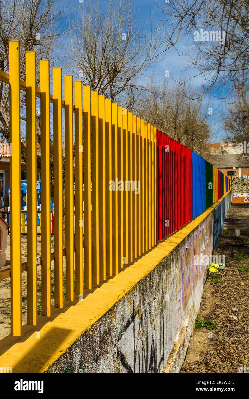 Metal fence metal fences hi-res stock photography and images - Alamy