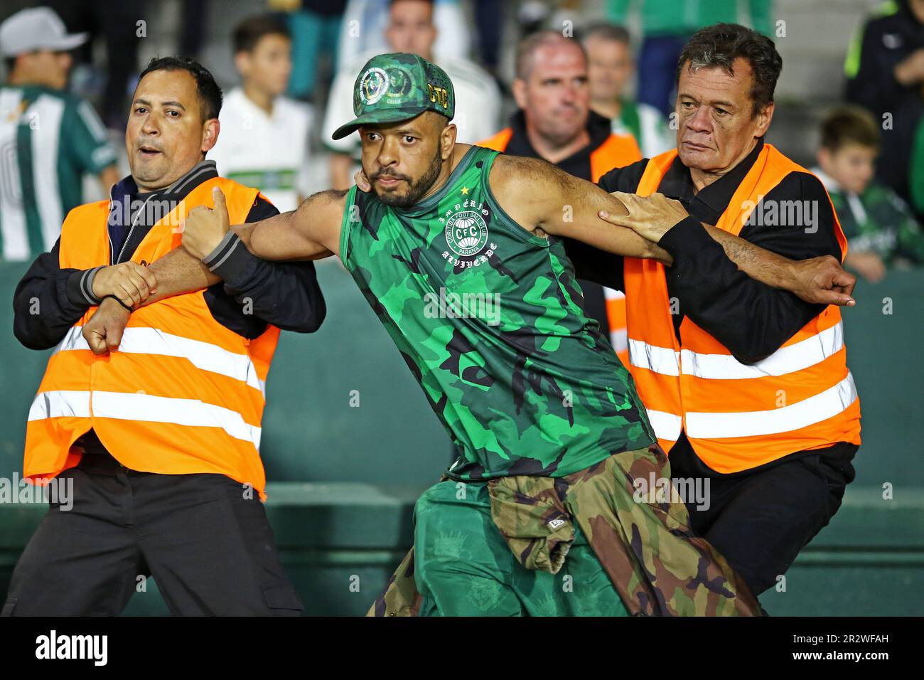 Fans invading pitch hi-res stock photography and images - Alamy