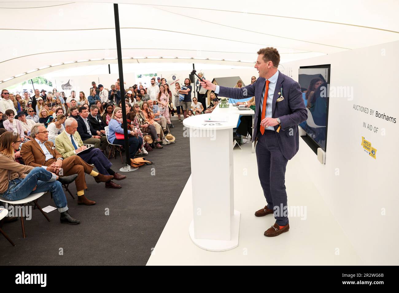 EDITORIAL USE ONLY Charlie Thomas from Bonhams actioning kennels ...