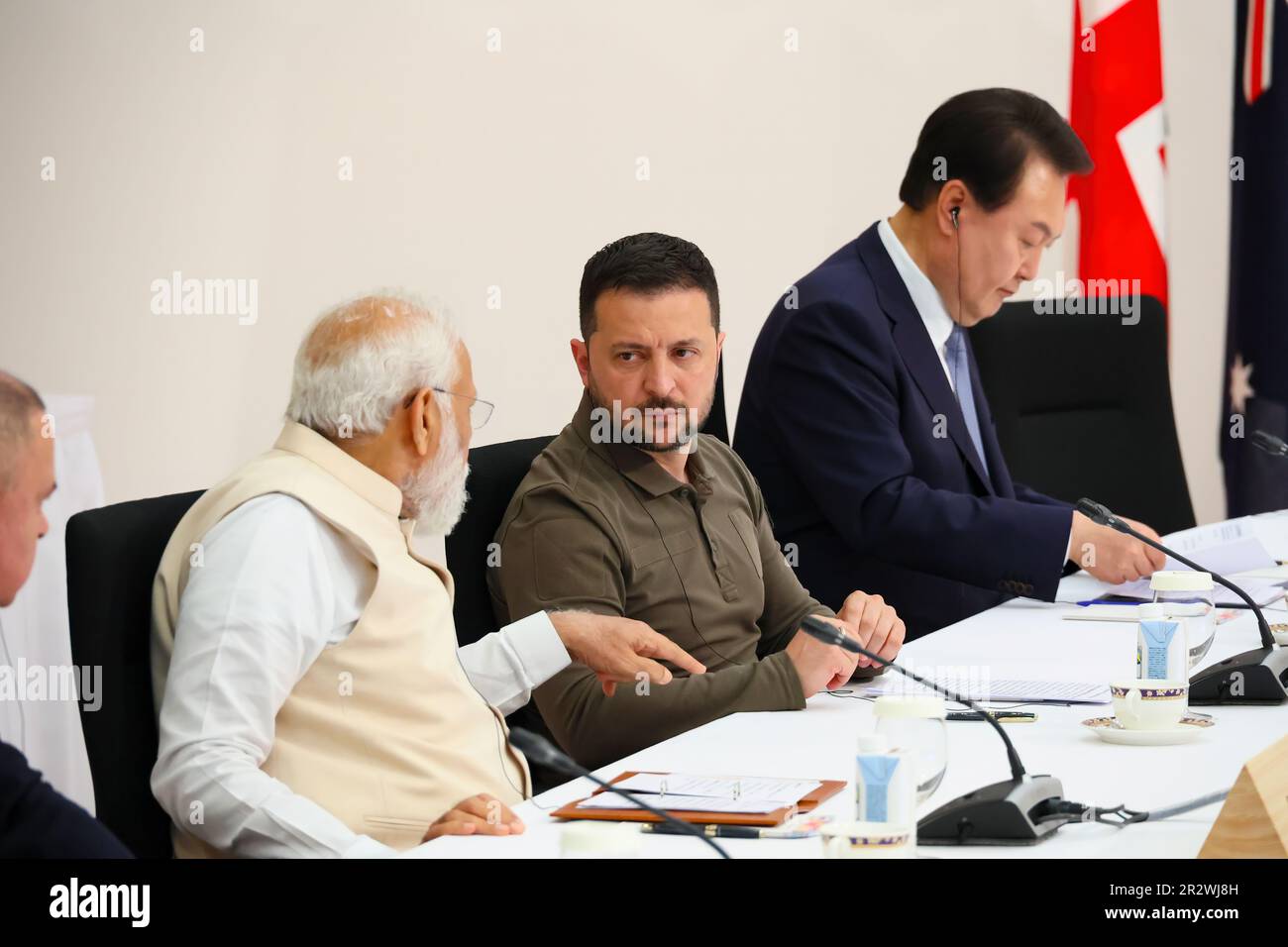 Ukraine President Zelinsky meets with G7 world leaders and appeals for ...