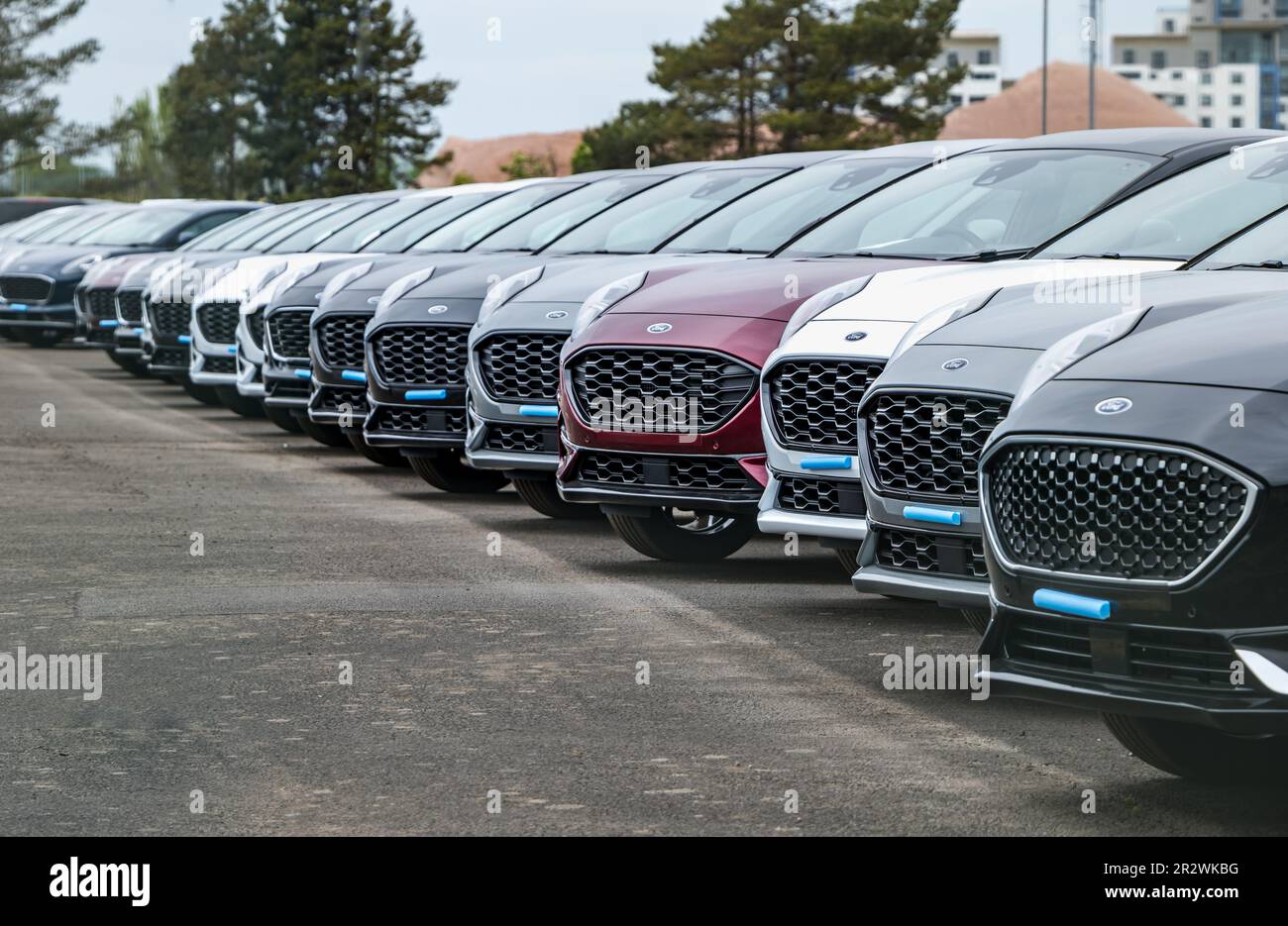 Parked vehicles hi-res stock photography and images - Alamy
