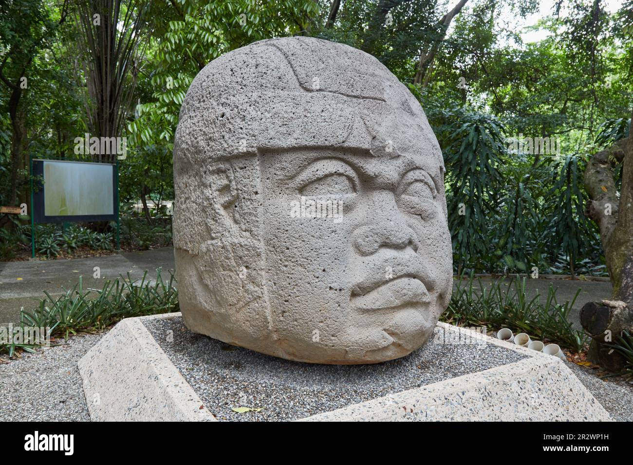 The outdoor museum of Parque Museo La Venta in Tabasco, Mexico ...