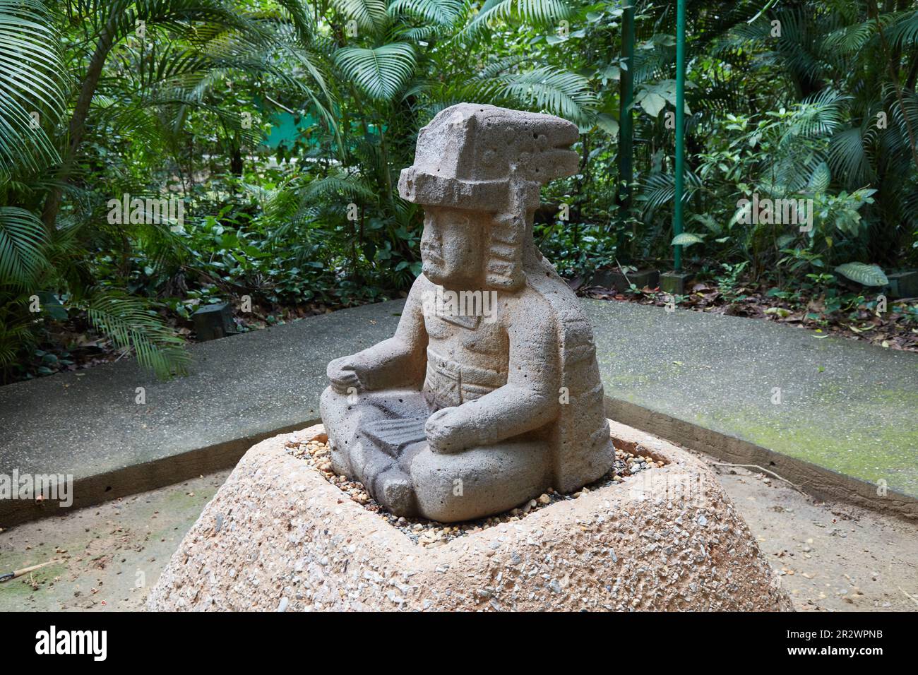 The outdoor museum of Parque Museo La Venta in Tabasco, Mexico ...