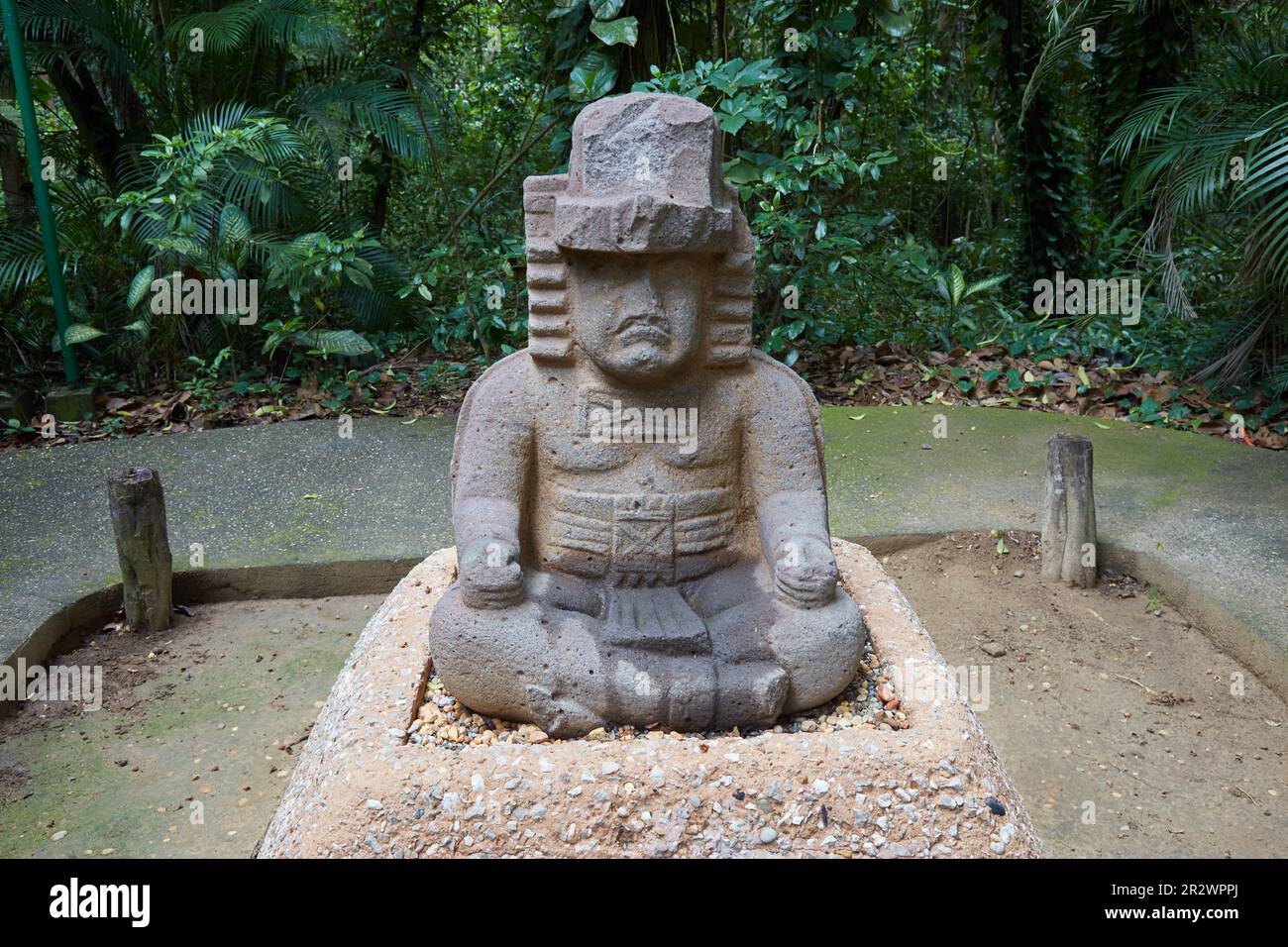 The outdoor museum of Parque Museo La Venta in Tabasco, Mexico ...