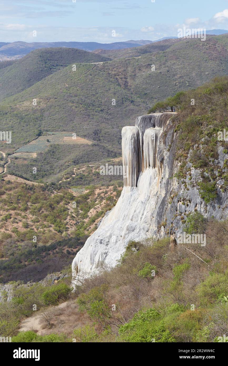 The unique frozen waterfalls and travertine pools of Hierve el Agua in ...