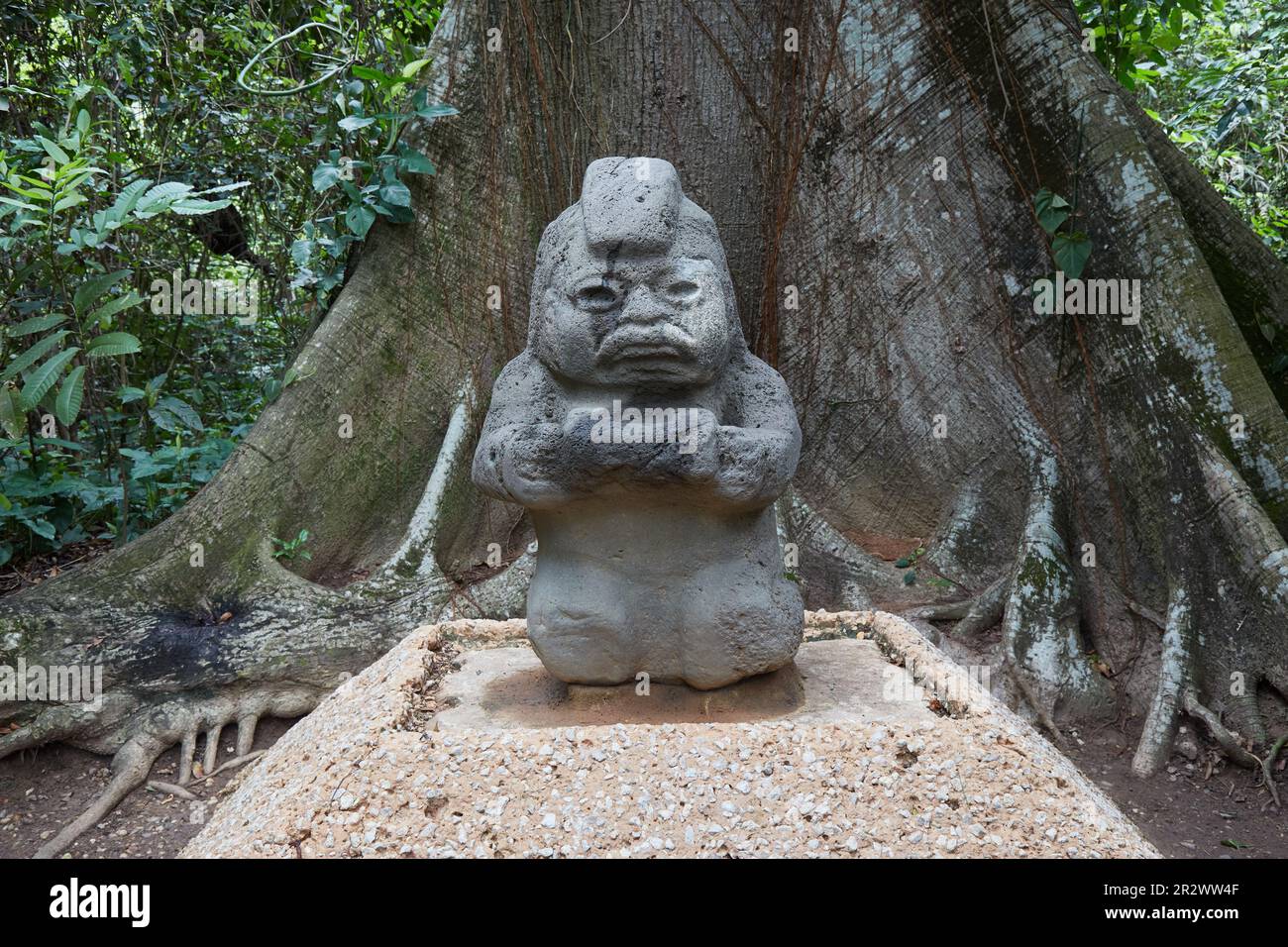 The outdoor museum of Parque Museo La Venta in Tabasco, Mexico ...
