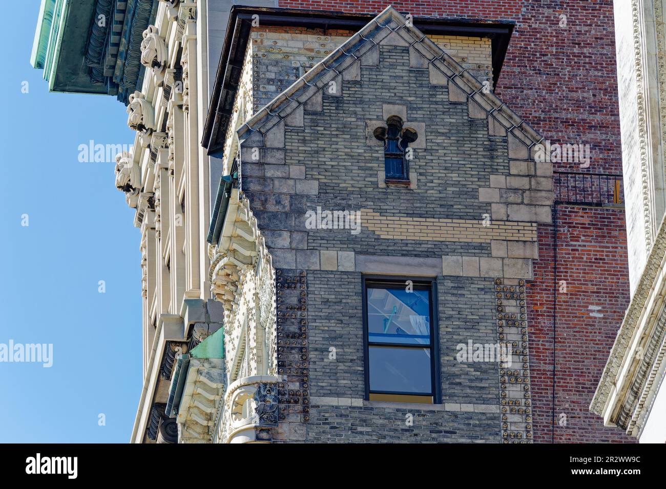 NYC landmark Decker Building is a melding of Moorish Revival and ...
