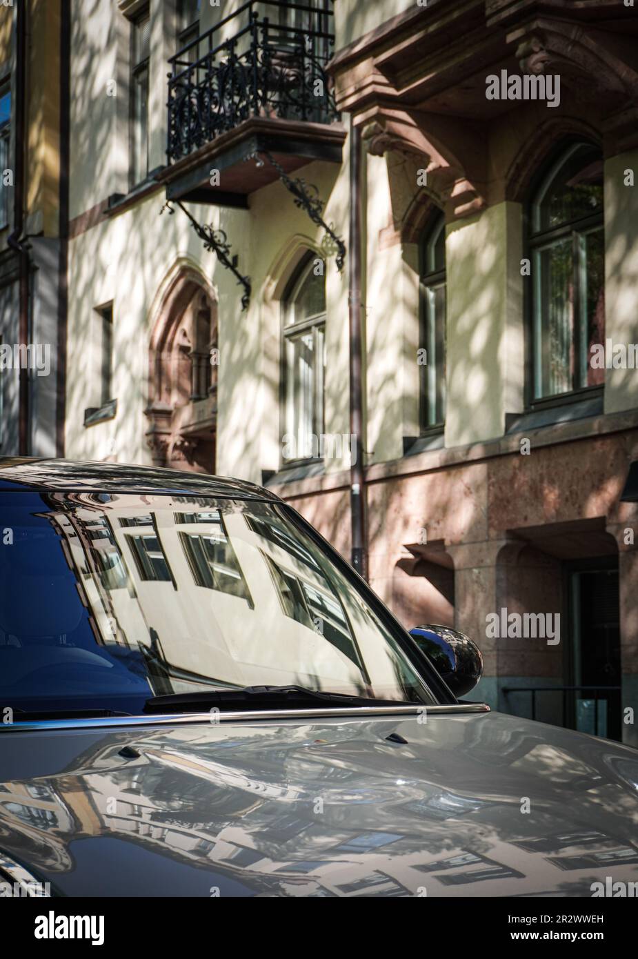 Reflection building in windshield hi-res stock photography and images ...