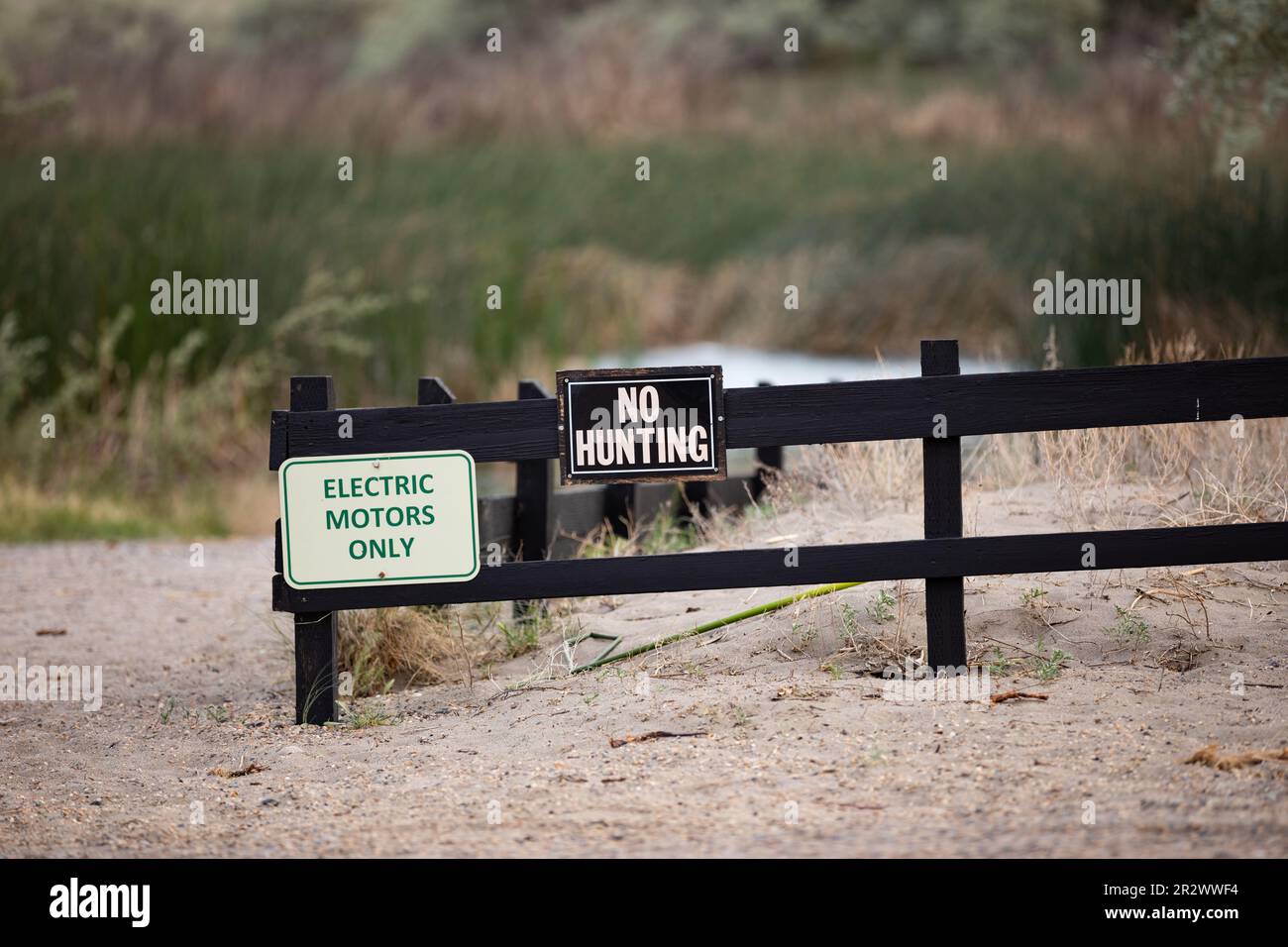 Sign not allowed forbidden hunting hi-res stock photography and images ...