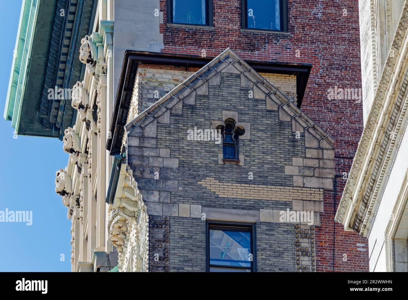 NYC landmark Decker Building is a melding of Moorish Revival and ...