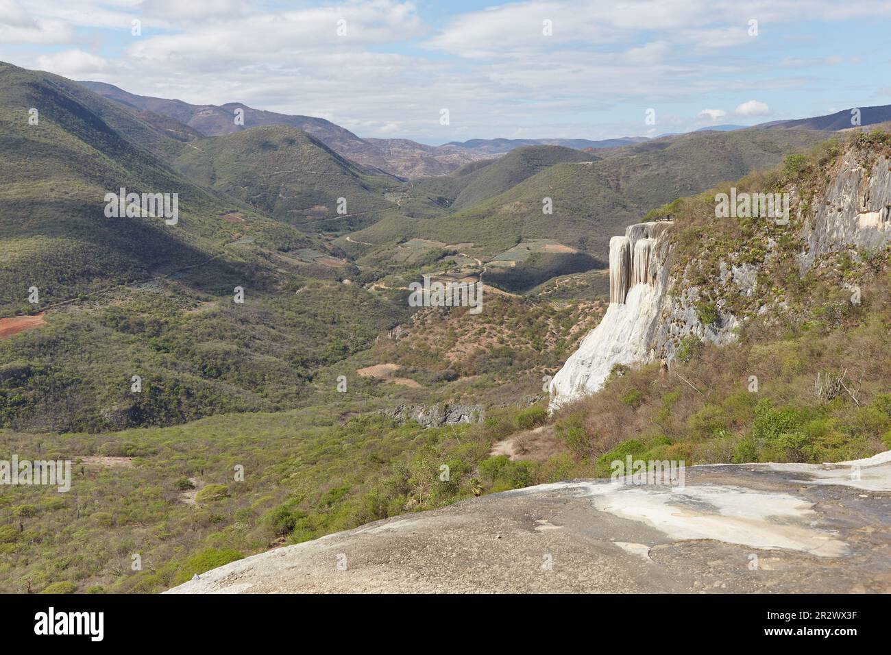 The unique frozen waterfalls and travertine pools of Hierve el Agua in ...