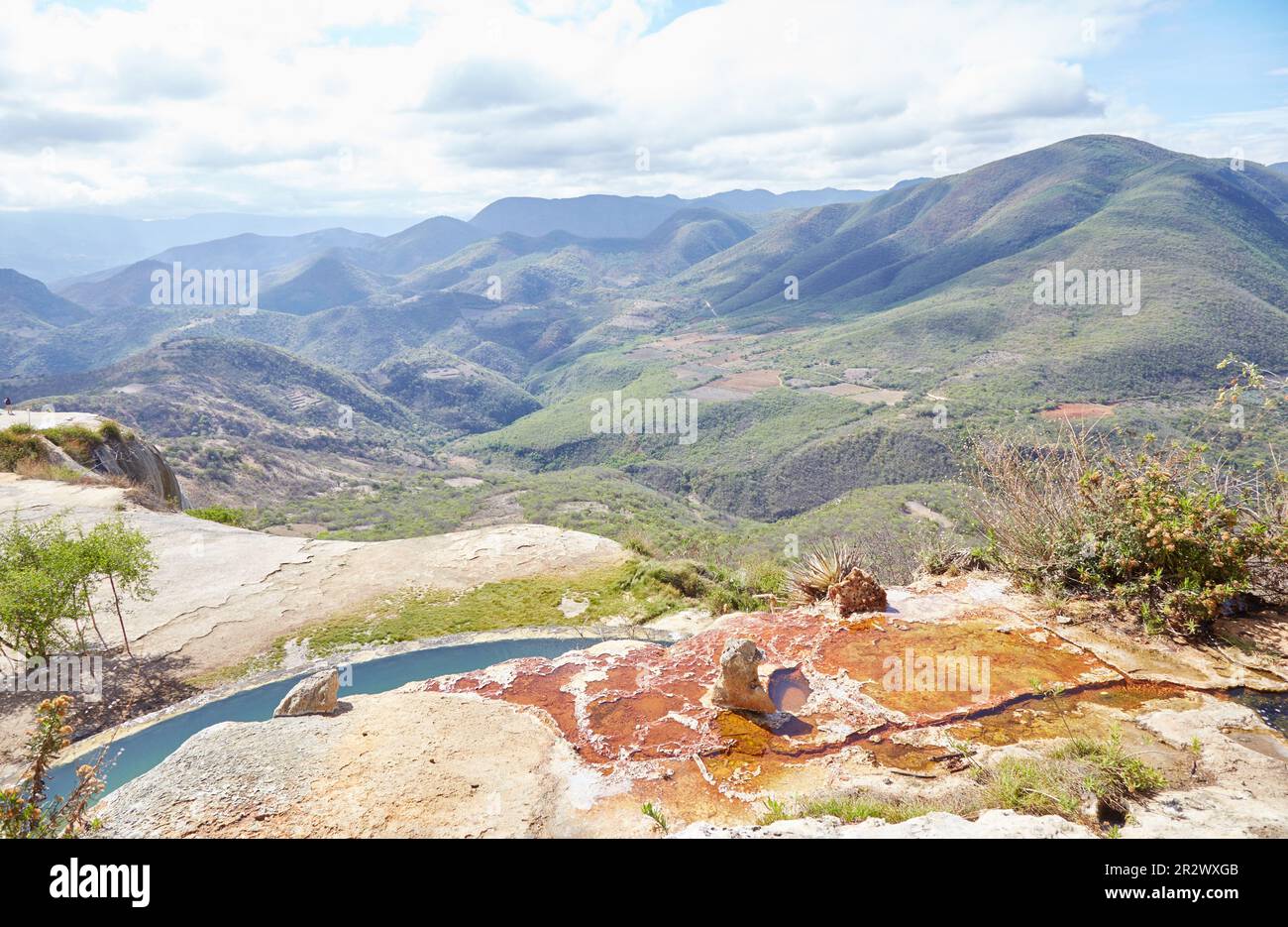 The unique frozen waterfalls and travertine pools of Hierve el Agua in ...