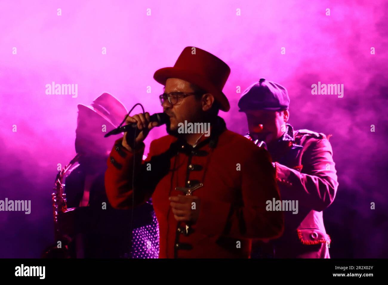 Triciclo circus band hi-res stock photography and images - Alamy