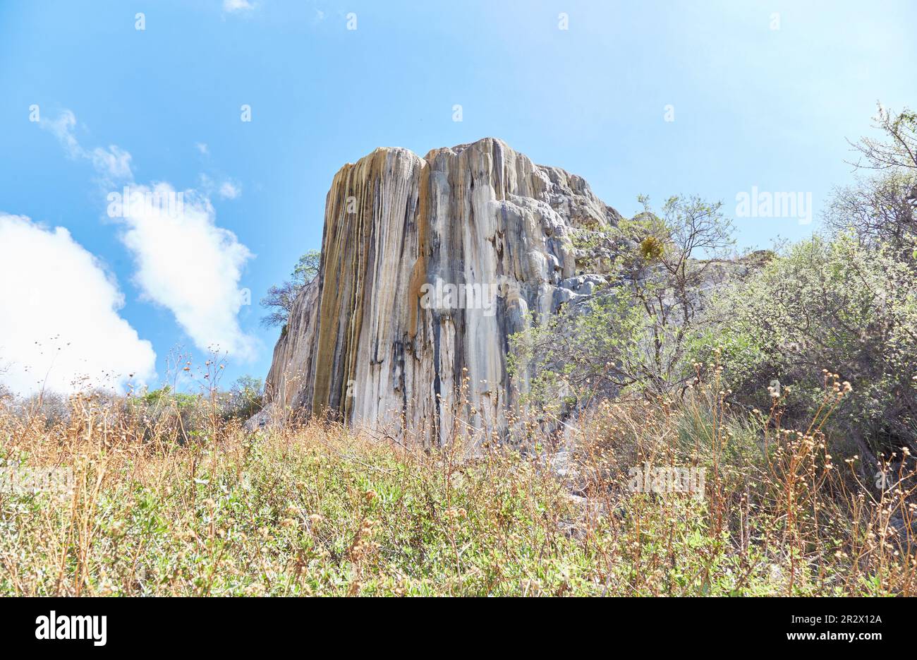 The unique frozen waterfalls and travertine pools of Hierve el Agua in ...