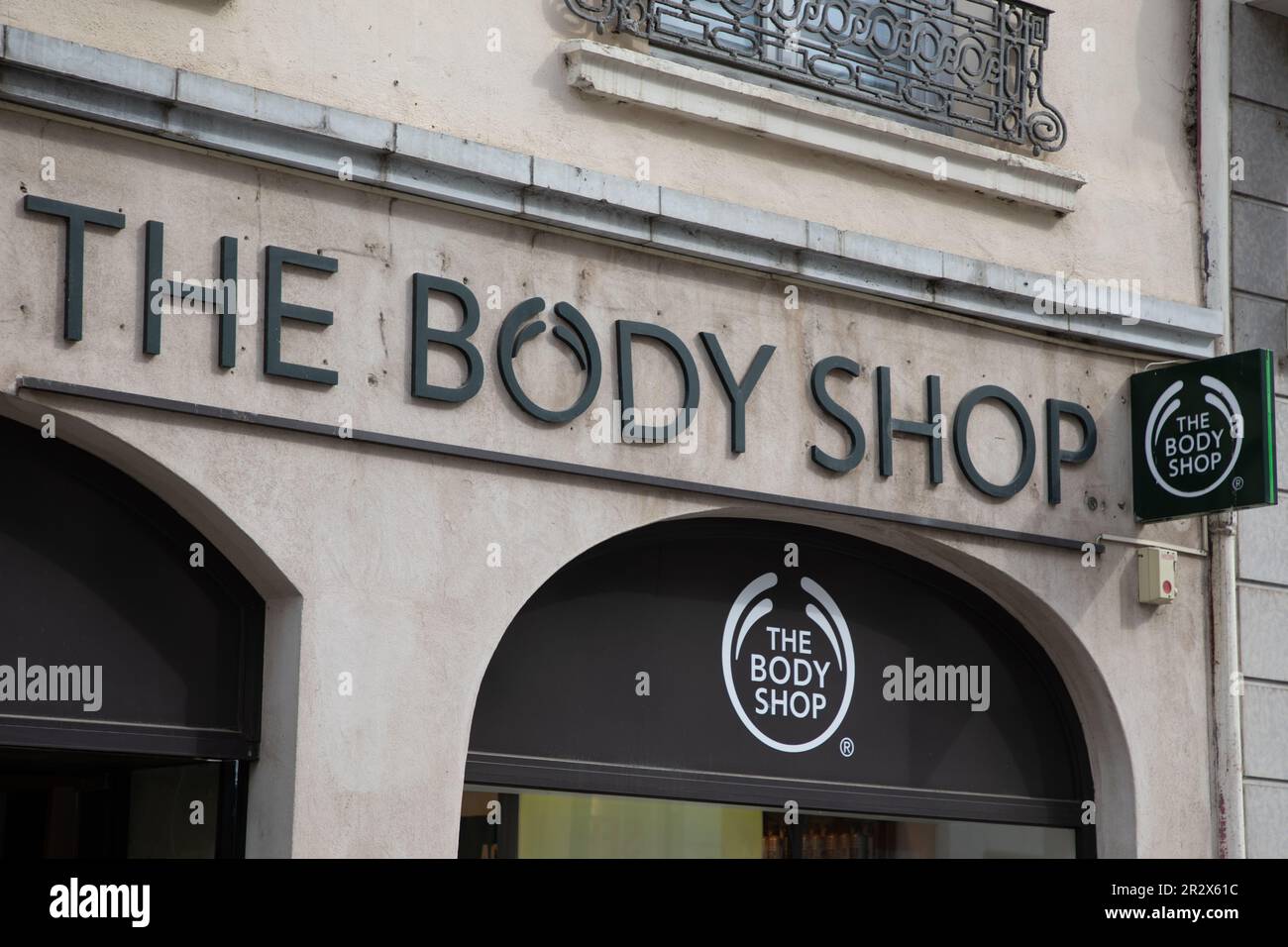 Bordeaux , Aquitaine France - 05 19 2023 : the body shop logo brand and ...