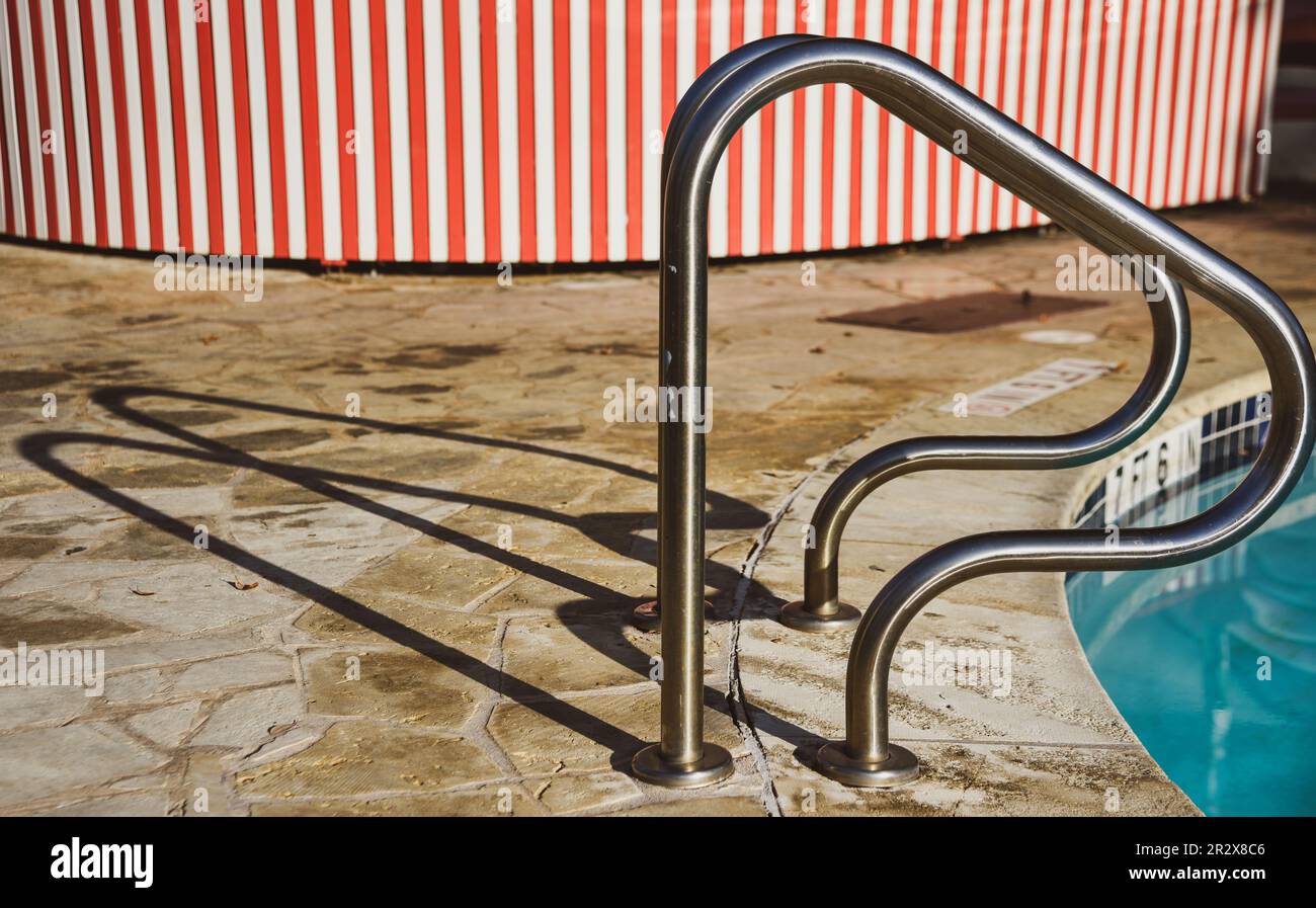 Retro motel pool hi-res stock photography and images - Alamy