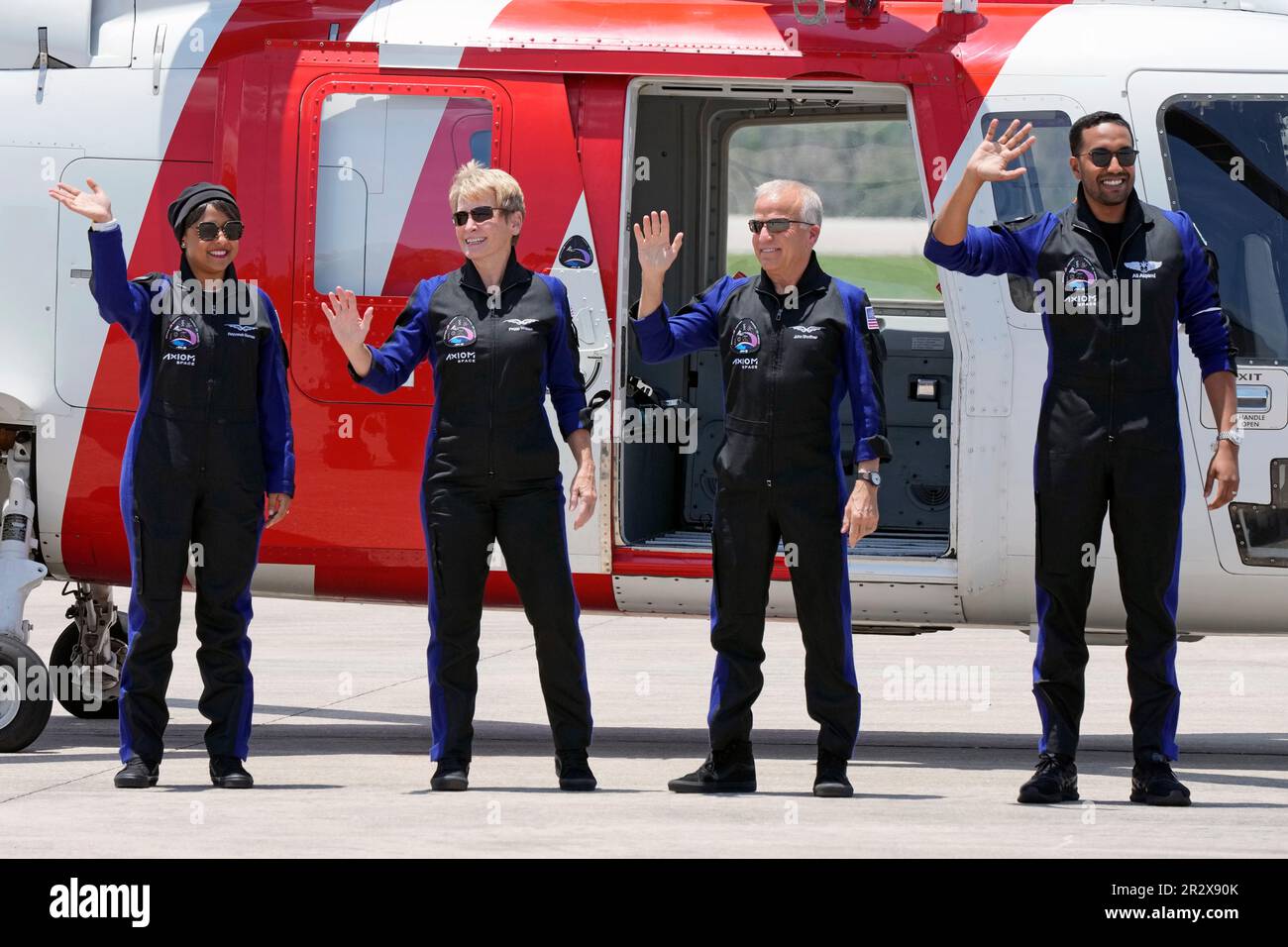 The crew of the SpaceX Falcon 9 rocket, with the Crew Dragon spacecraft ...