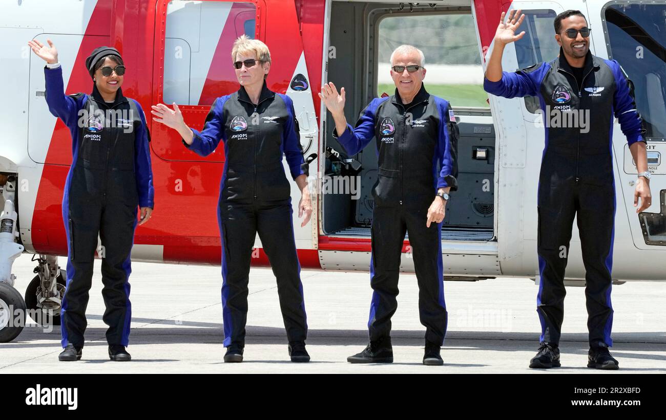 The crew of the SpaceX Falcon 9 rocket, with the Crew Dragon spacecraft ...