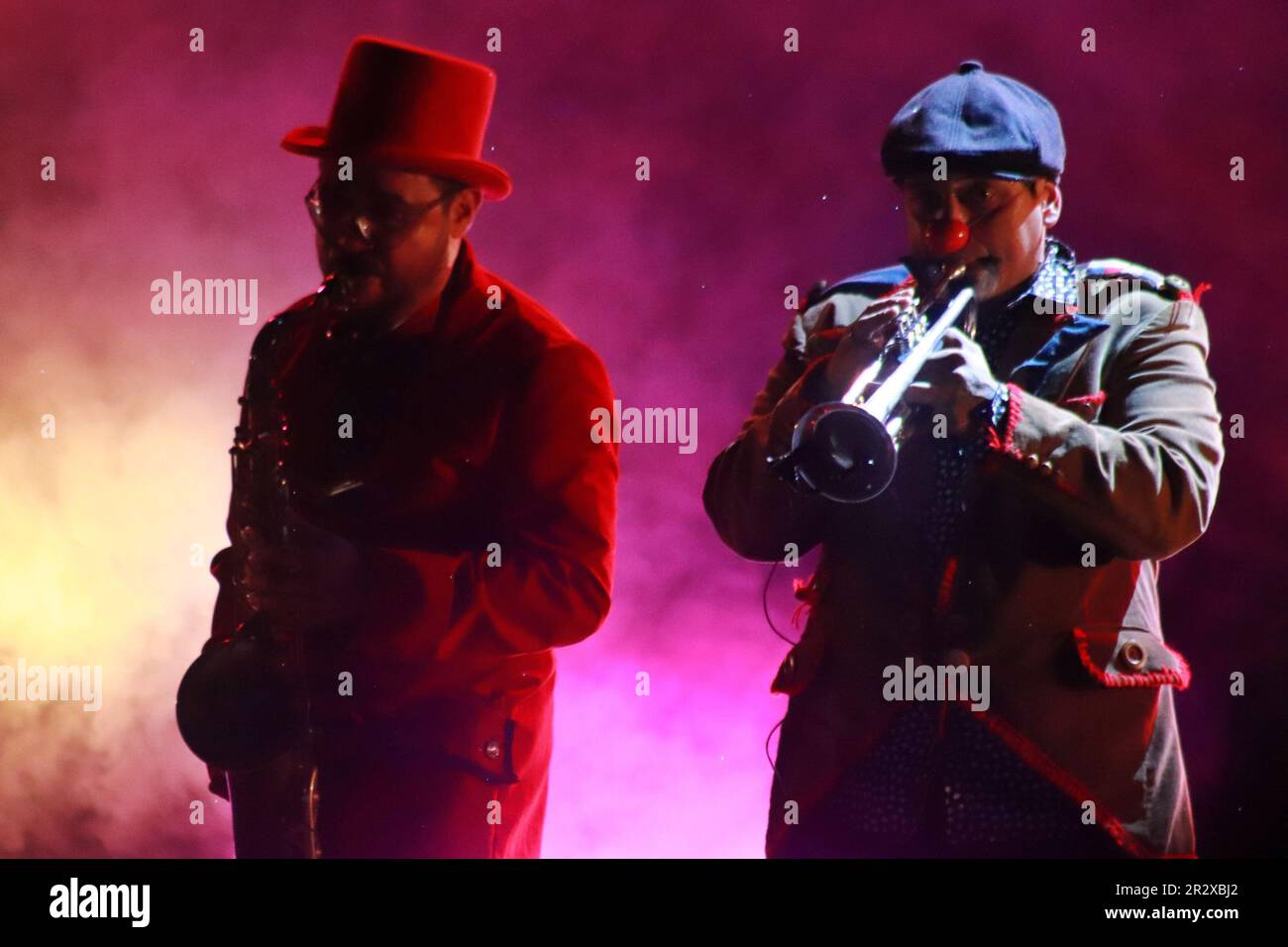 Triciclo circus band hi-res stock photography and images - Alamy