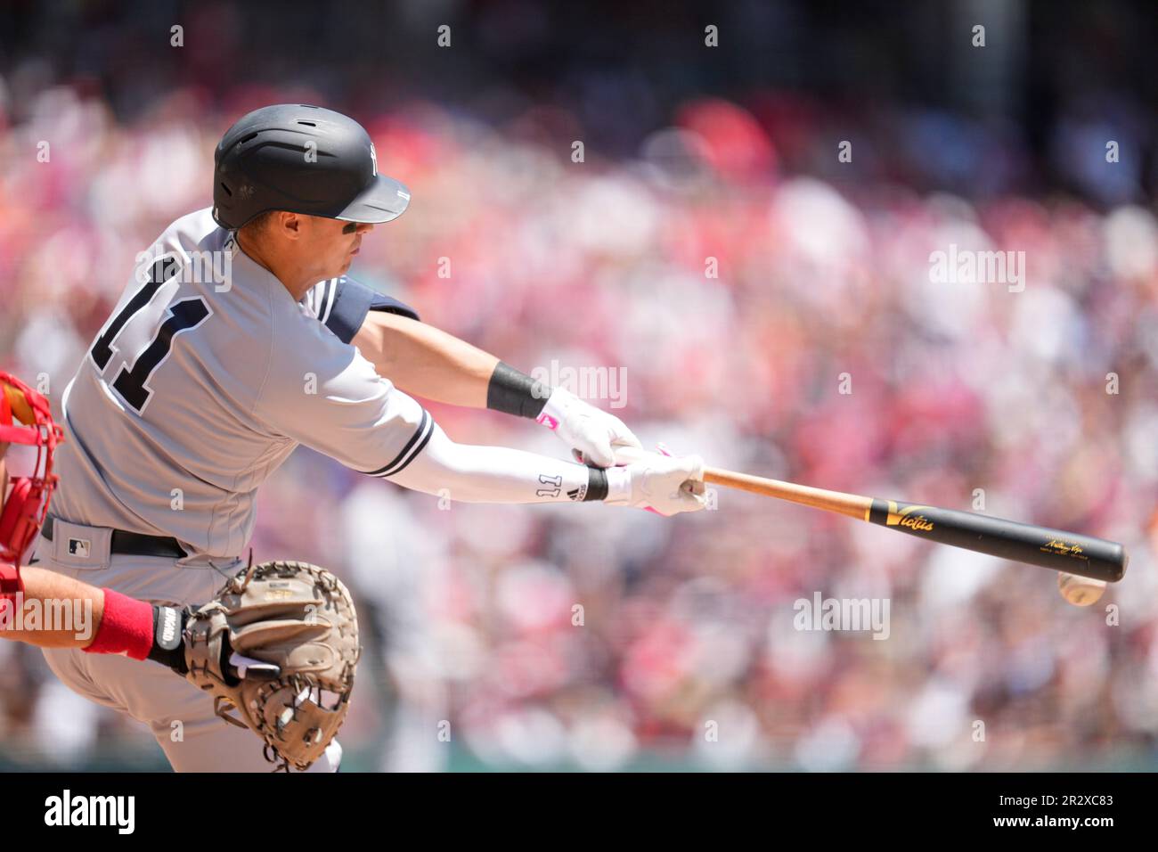 New York Yankees' Anthony Volpe (11) hits a one-run double against the ...